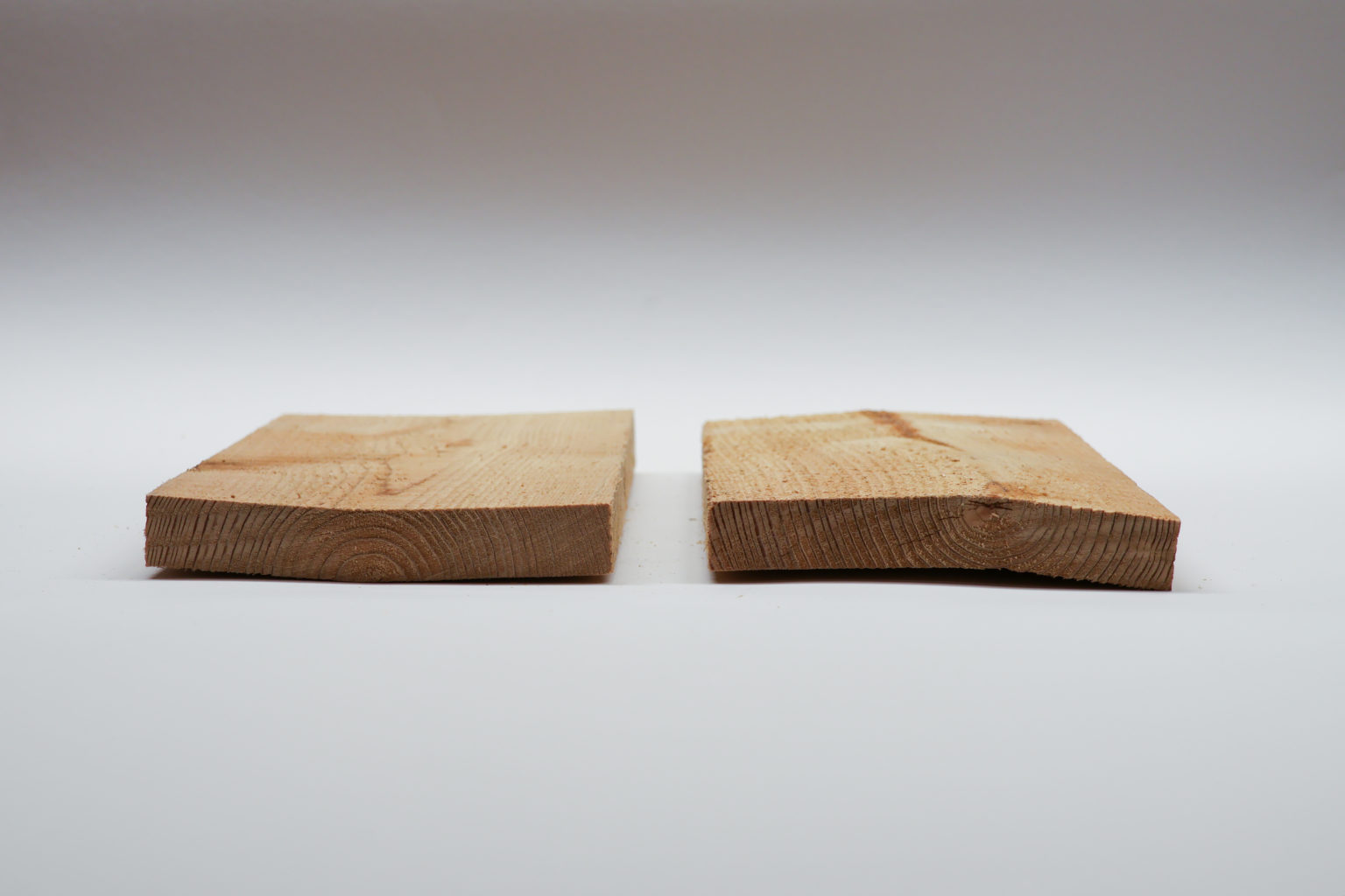 Lärche Bretter sägerau - Nagler - Holz GmbH & Co KG